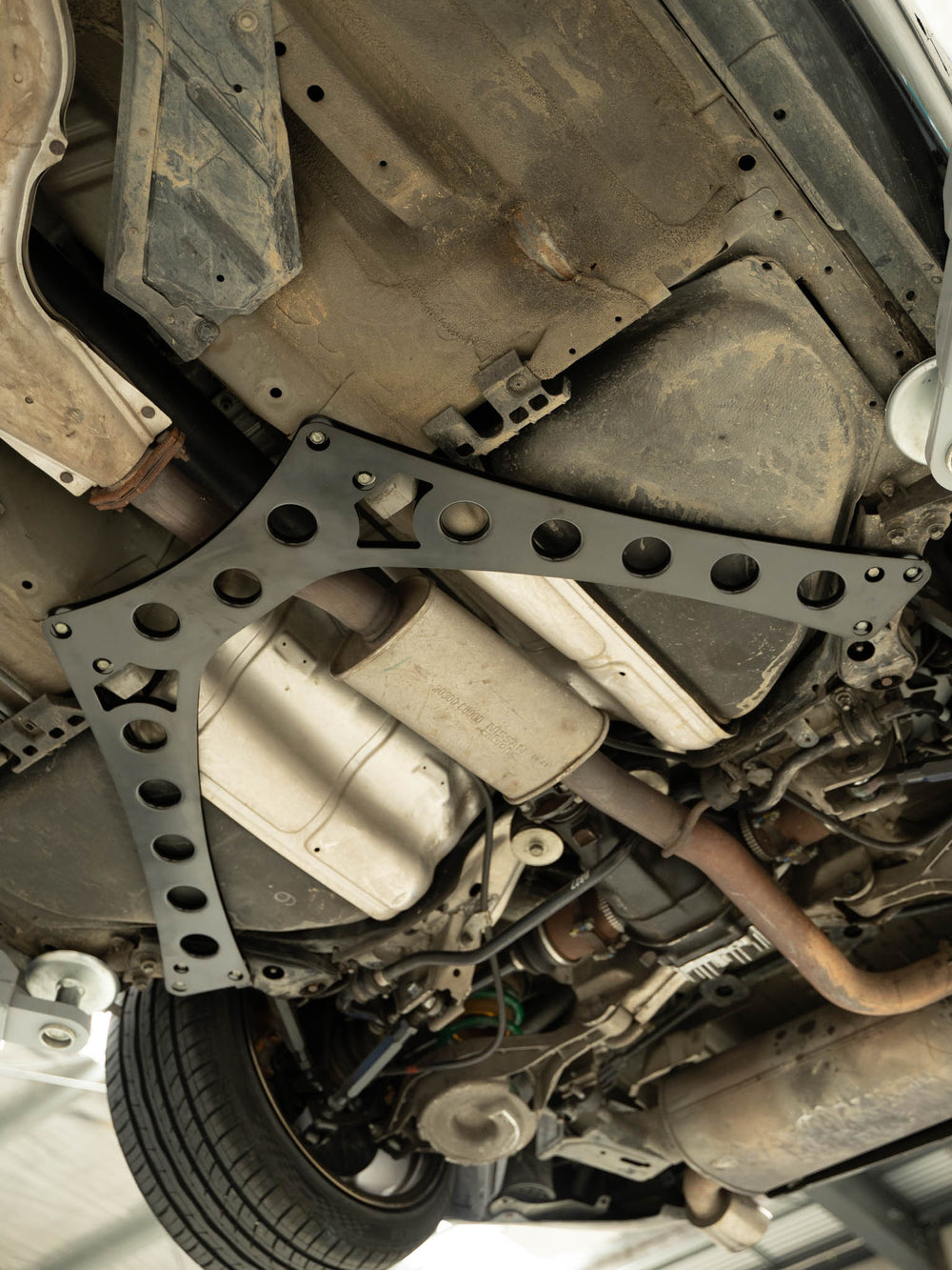 Z33 350Z W underbody brace